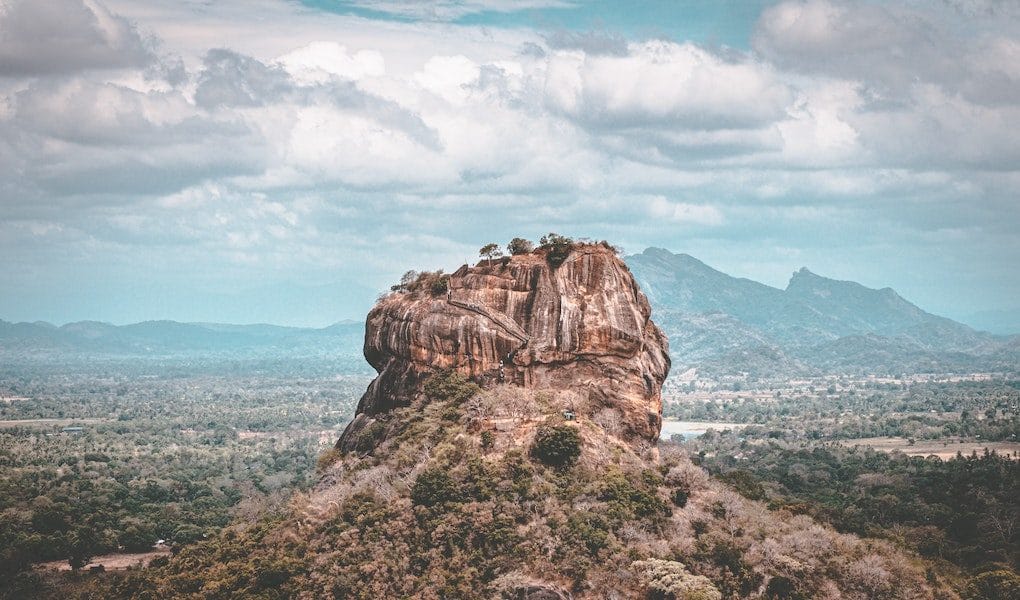 Rocks & Mountains in Sri Lanka - Driving in Sri Lanka